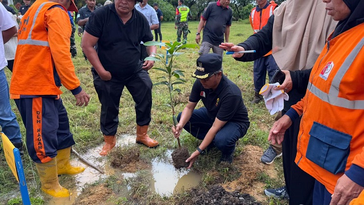Dukung Gerakan Tahiroe Aceh, Nagan Raya Tanam 18.064 Pohon - Daerah - Cakra Dunia - Media Online